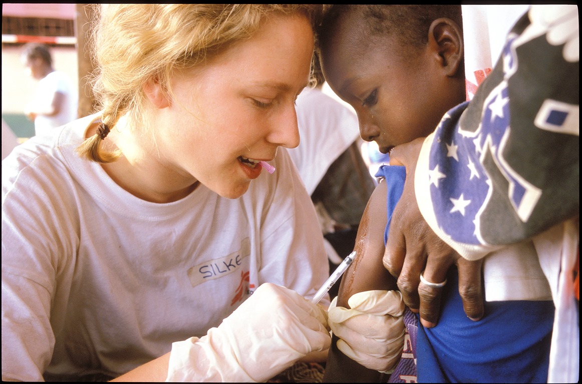 Measles — Association d'aide médicale humanitaire — Médecins Sans ...